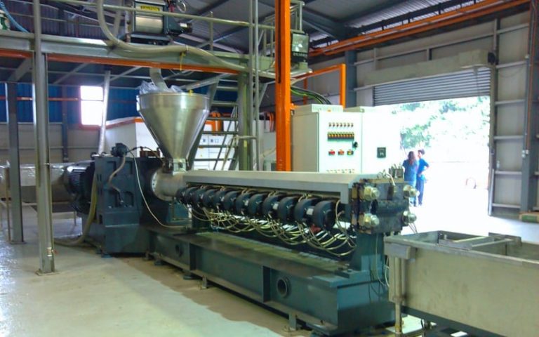 1000kg/h Rotational Moulding Compounding Line in UK - USEON